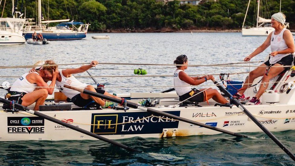 Jersey Atlantic rowers get 'unbelievable welcome' - BBC News