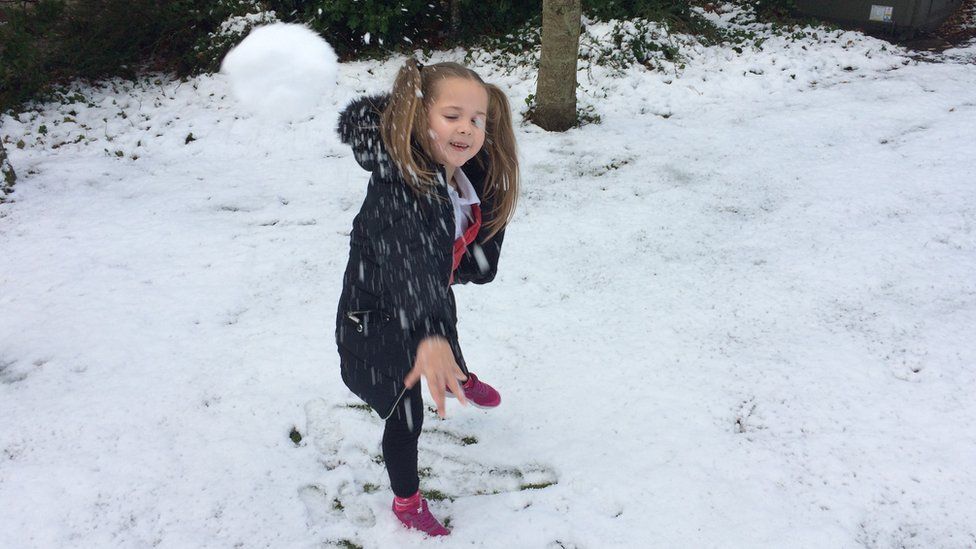 How giraffes helped Poppy Campbell find her voice - BBC News