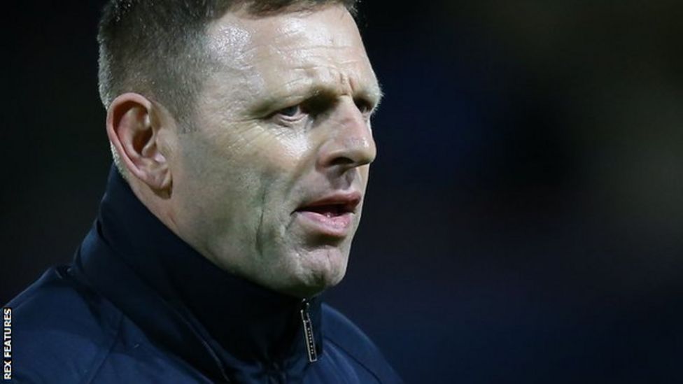 Graeme Jones: Luton Town part company with manager - BBC Sport