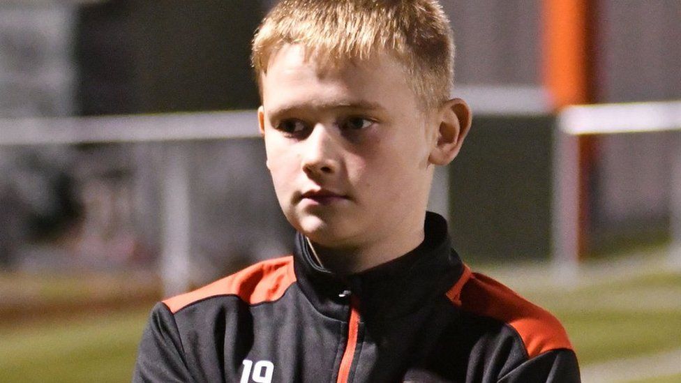 The boy who launched a diabetes charity during lockdown - BBC News