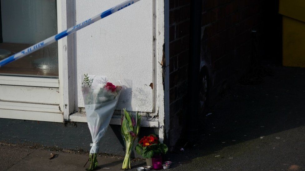 Woman suspected of boy's murder in Coventry is known to family - BBC News