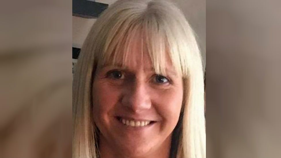 Emma Faulds: Differing accounts from murder accused - BBC News