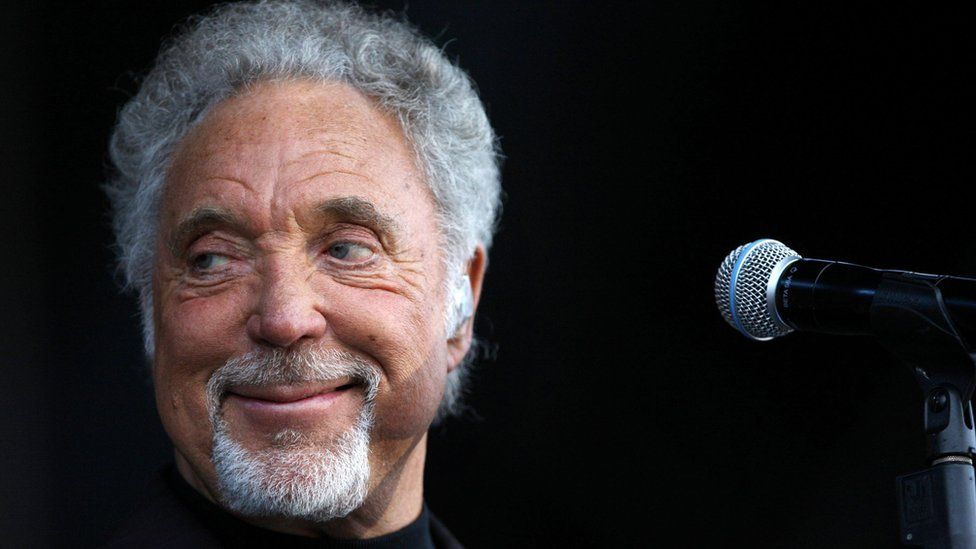 Tom Jones back as a judge on The Voice - BBC Newsround