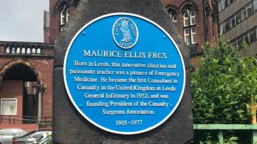 Blue plaque honour for 'first A&E doctor' Maurice Ellis - BBC News