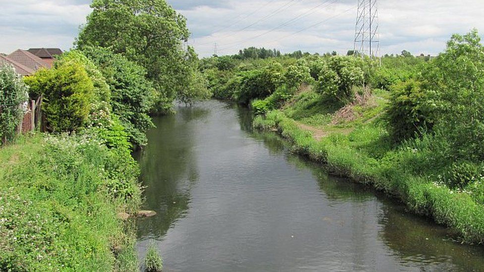 Woman suffers spinal injuries in River Carron fishing fall - BBC News