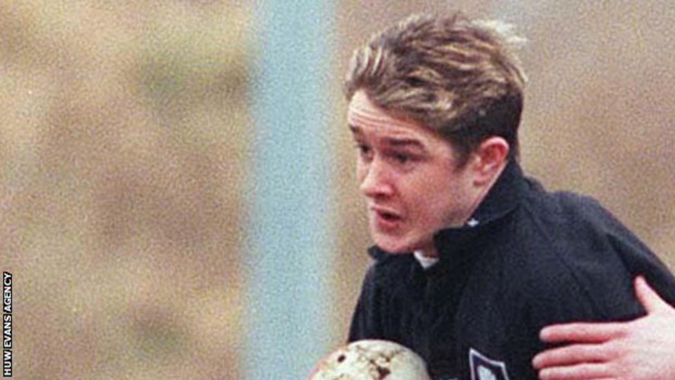 Shane Williams: 'I was as nervous playing for Amman as Wales' - BBC Sport