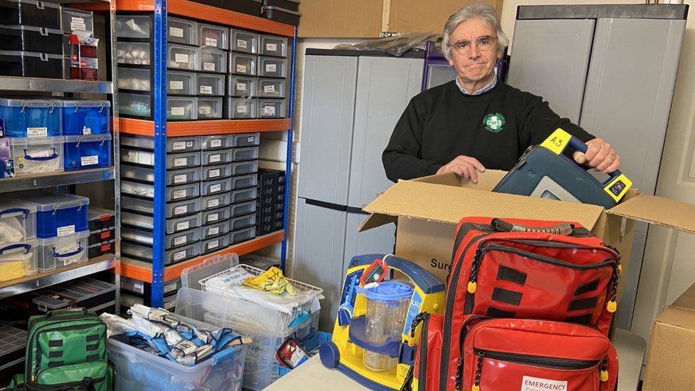 Ukraine trauma kits sent to help with shrapnel injuries - BBC News