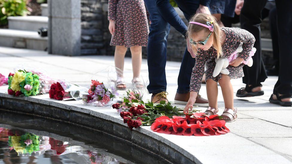 Invisible wounds of trauma that cut deep - BBC News