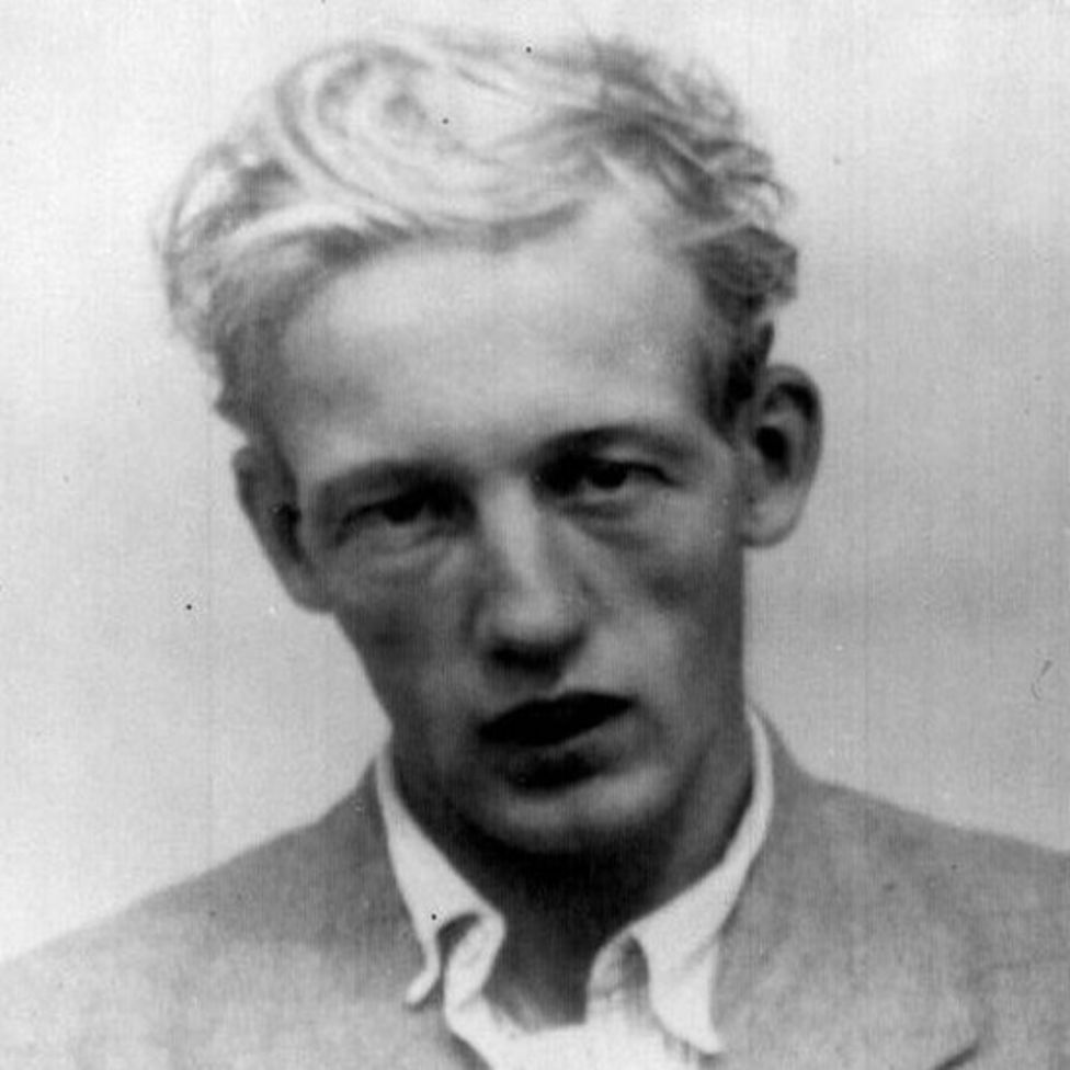 High-profile UK prison escapes - BBC News