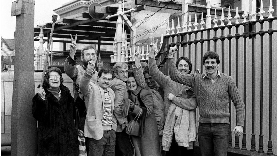 IRA supergrass Raymond Gilmour found dead at home in Kent - BBC News