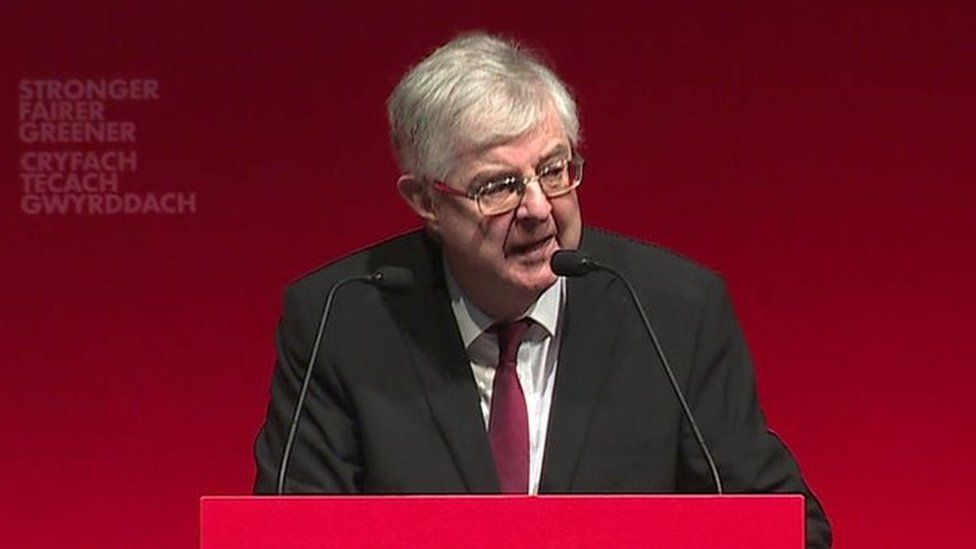 Mark Drakeford: 'Ni fydd galar yn atal fy ngwaith' - BBC Cymru Fyw