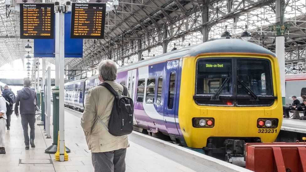 Greater Manchester rail timetable aims to 'unclog bottlenecks' - BBC News