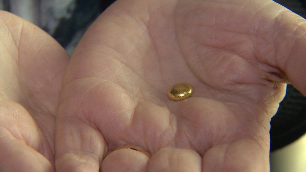A glacial gold rush in the glens - BBC News