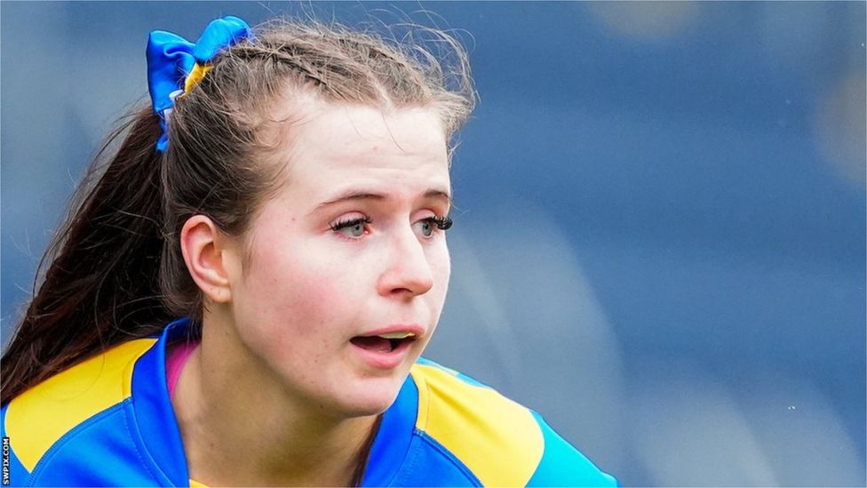 Women's Super League: Leeds Rhinos and Wigan Warriors win in season ...