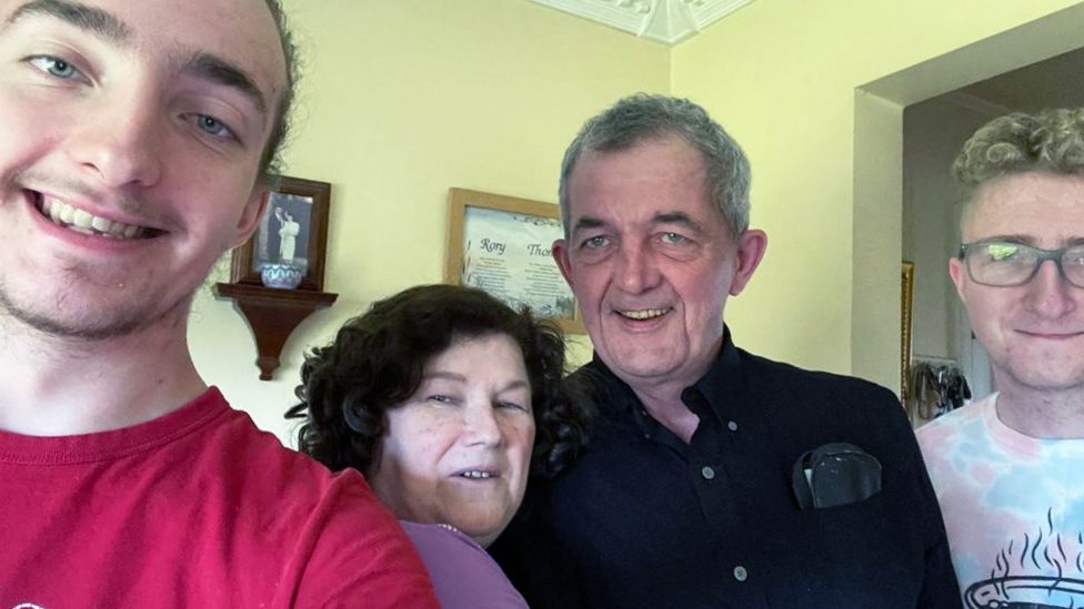 The man extradited to the UK for a 41-year-old pub brawl - BBC News