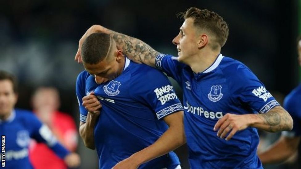 Everton beat Burnley 2-0 to maintain Europa League hopes - BBC Sport
