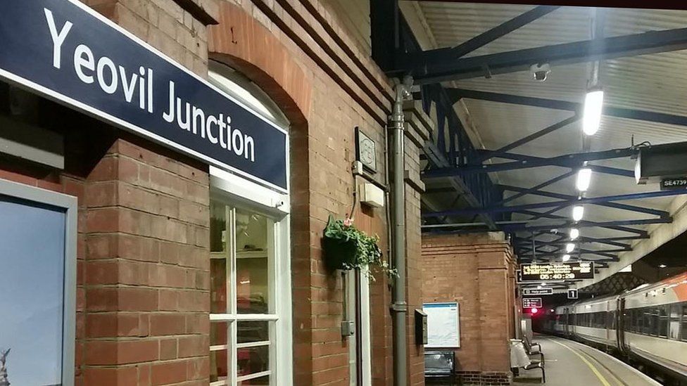 South West Trains increases Somerset services - BBC News