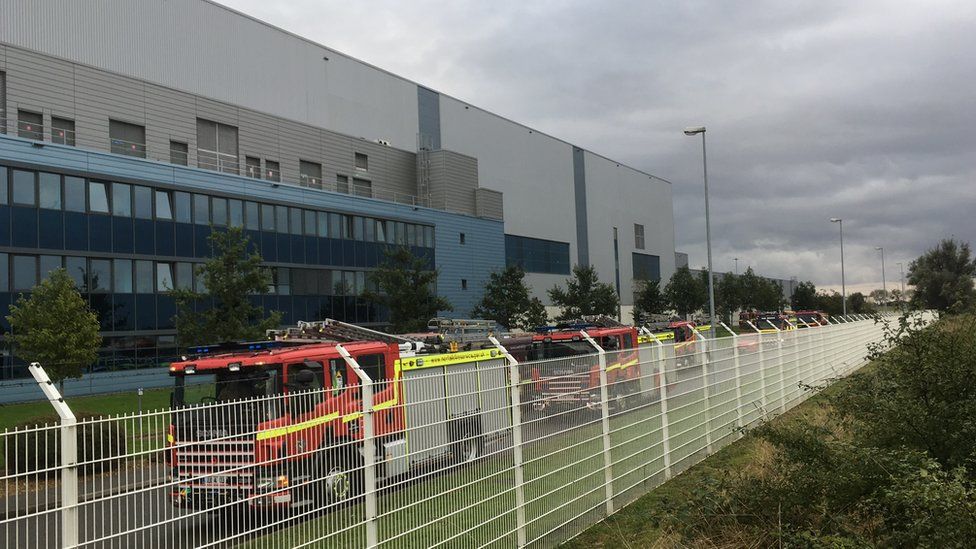 'Major' blaze at Palm Paper factory in King's Lynn - BBC News