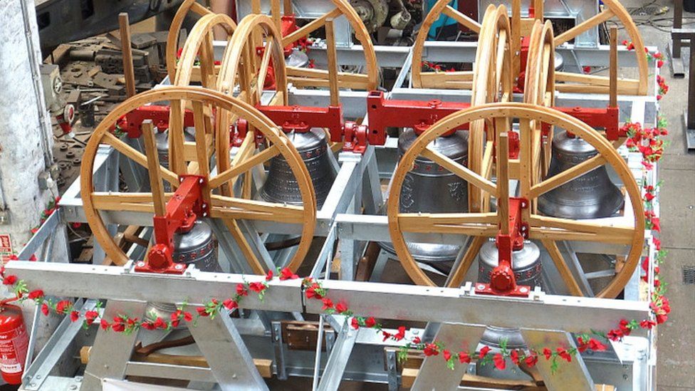 WW1 missing Ypres bells on show ahead of centenary - BBC News