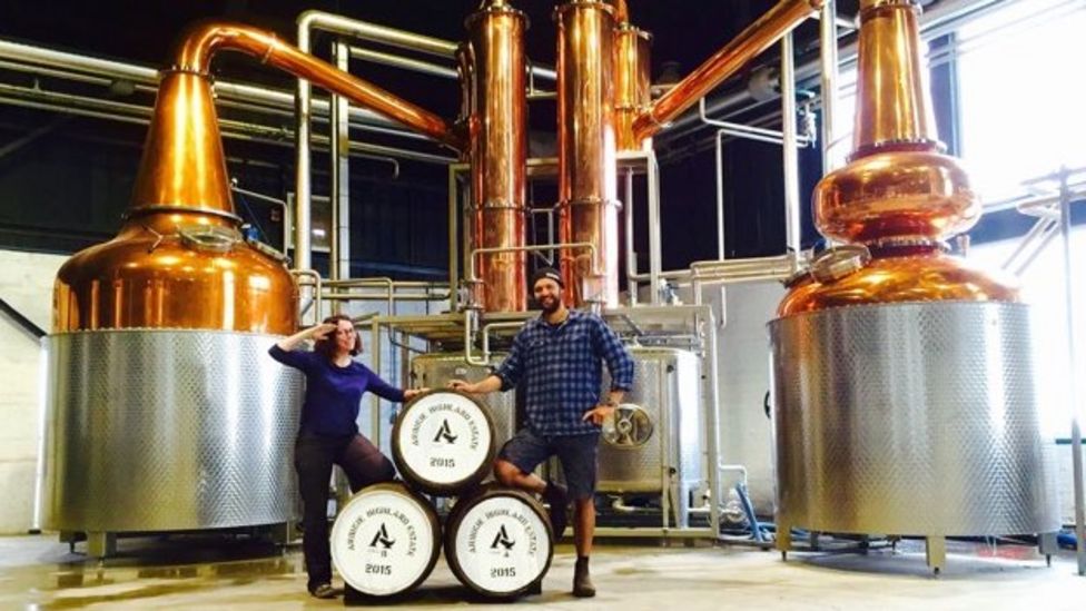 The Gin Crowd: Scotland's distilleries in new trail - BBC News