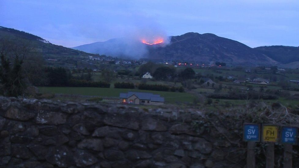 Gorse fire still burning in south Armagh - BBC News