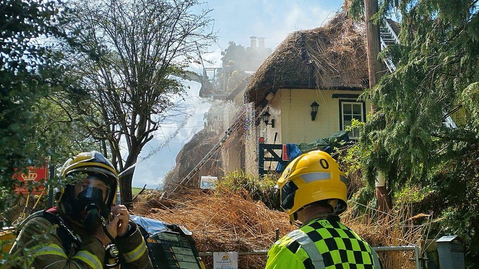 Alvediston fire: Eight crews tackle blaze at Wiltshire pub - BBC News