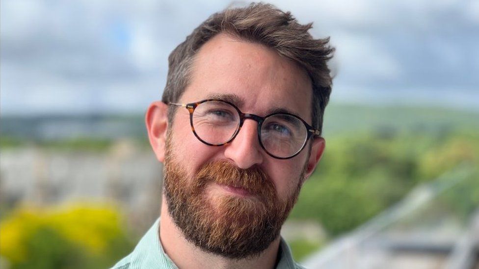 Ystyried gwahardd diodydd egni i blant o dan 16 - BBC Cymru Fyw