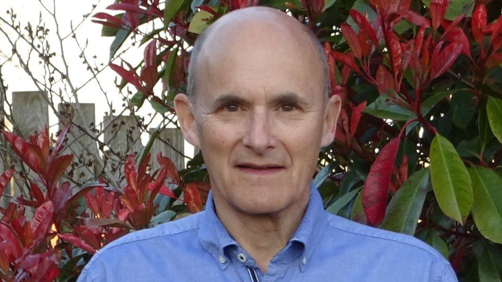 Coronavirus: Meet the ex-NHS staff who are returning to work - BBC News