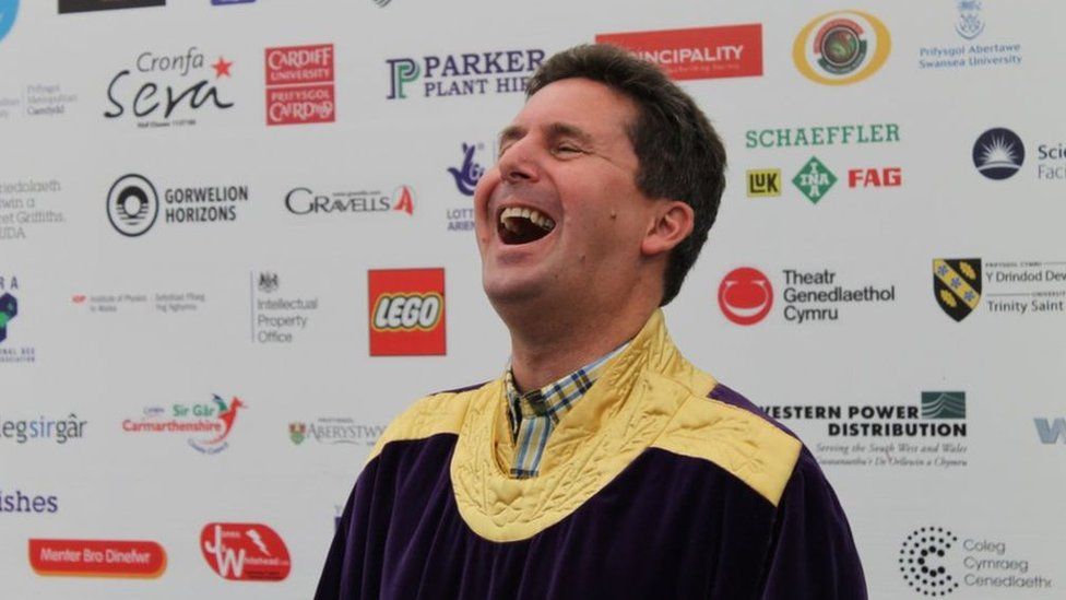 Ceri Wyn Jones sy'n Ateb y Galw yr wythnos yma - BBC Cymru Fyw