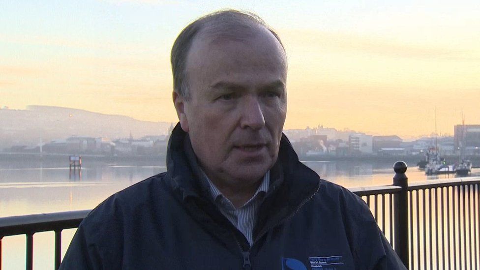 Air pollution: Fines warning over north west coal rules - BBC News