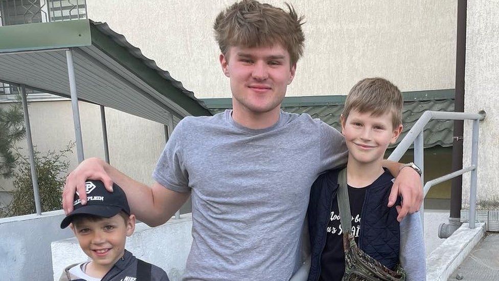 'Pull from the heart led me to Ukraine', says Oxfordshire man - BBC News