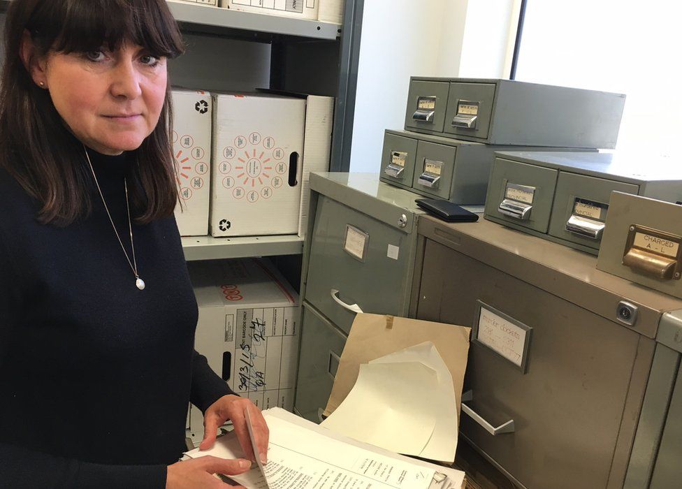 Cold cases: The detectives on the trail of undiscovered killers - BBC News