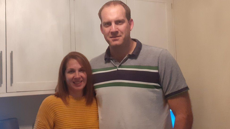 Coronavirus: 'I lost my job, now we're on the bare minimum' - BBC News