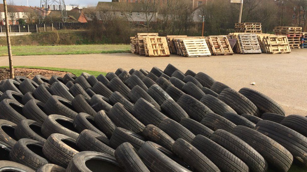 Increase in illegal tyre dumping in Northern Ireland - BBC News