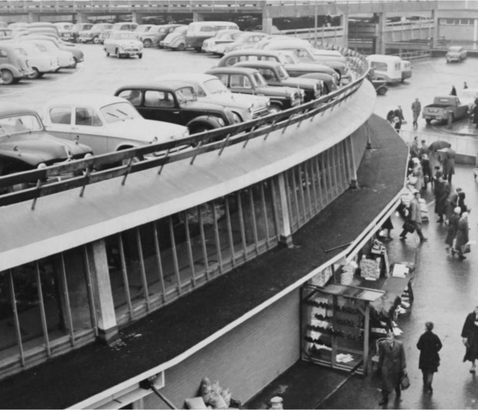 Richard Sadler: Coventry post-war photographer 'pre-eminent' - BBC News