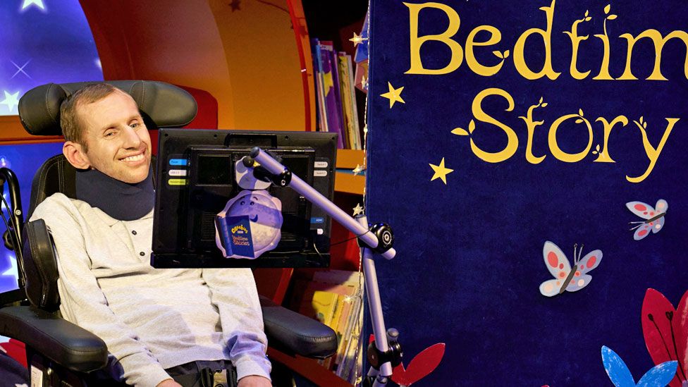 Rob Burrow's wheelchair accessible van vandalised in Castleford - BBC News