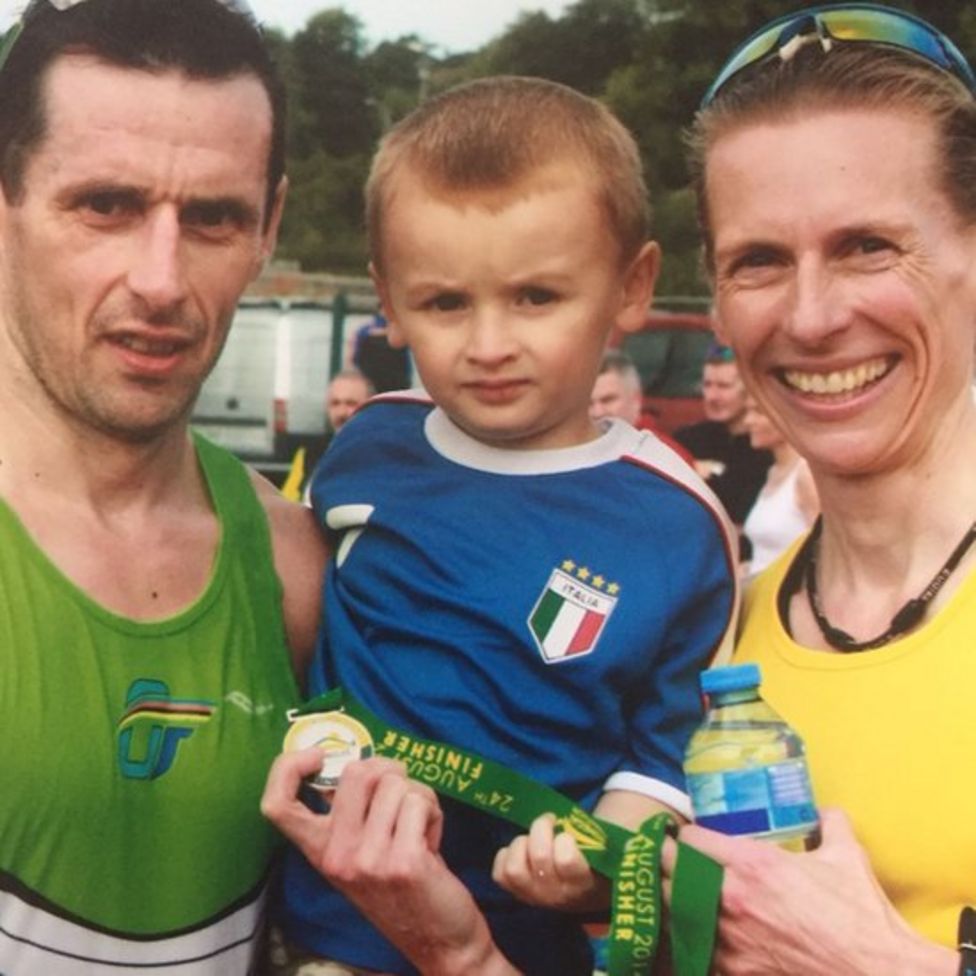 Owner of buried wedding ring found after online appeal - BBC News