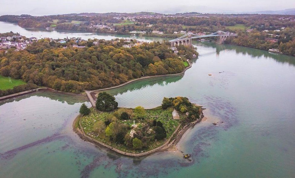 Ateb y Galw: Bethan Rhys Roberts - BBC Cymru Fyw