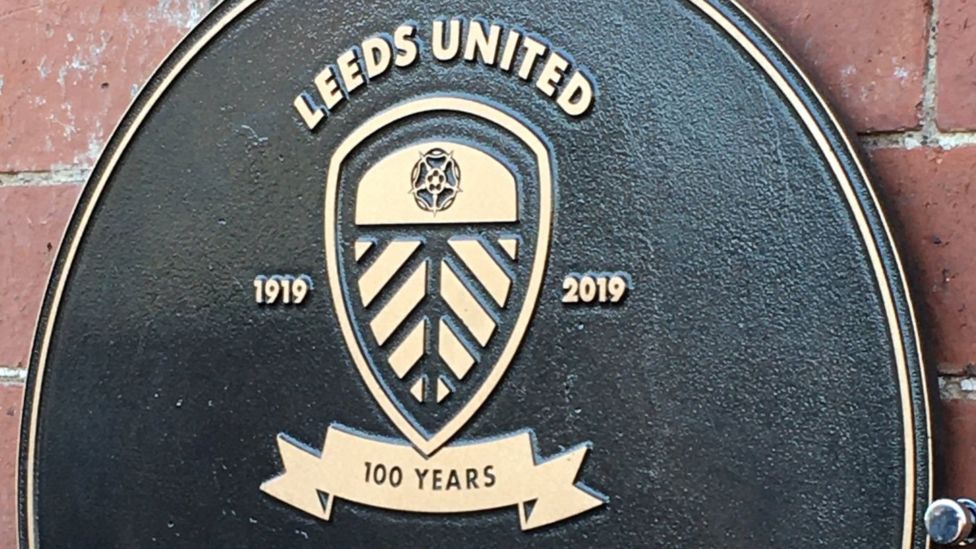 Honour for Leeds United fan Heinz Skyte who fled Nazis - BBC News