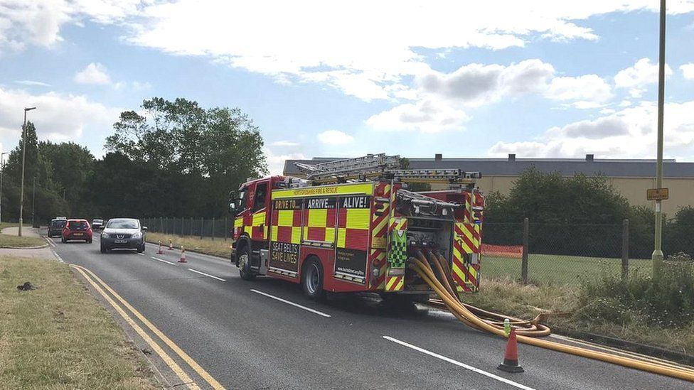 Warner Bros Studios fire: Crews tackle blaze for 15 hours - BBC News