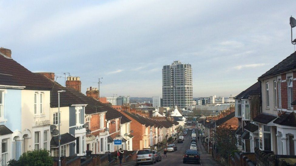 Swindon tower block to get £5m safety overhaul - BBC News