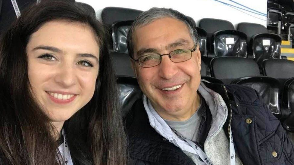 'Mae helpu plant y stryd yn India yn bwysig i'n teulu ni' - BBC Cymru Fyw