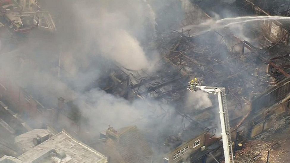 Great Yarmouth fire: Blaze a 'tragedy' for the town - BBC News