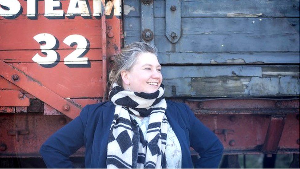 Coronavirus: Chefs unite to feed Bristol's key workers - BBC News