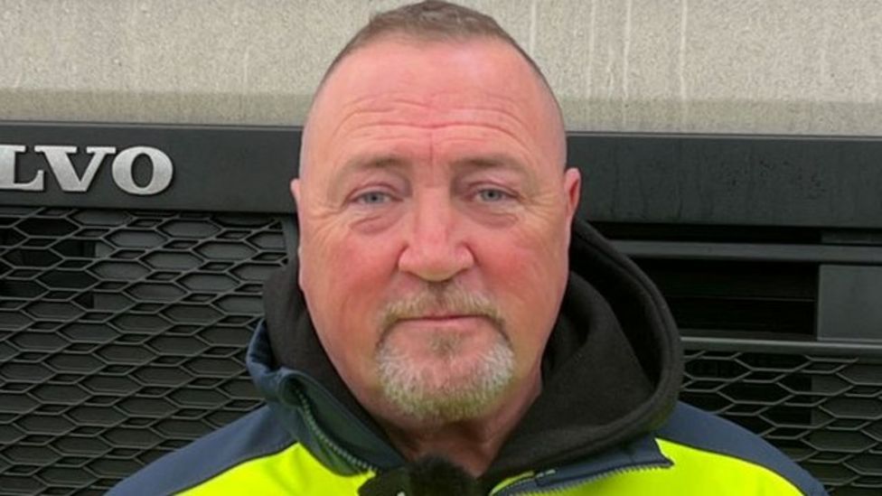 Red Lion Truck Stop near Northampton named Europe's best - BBC News