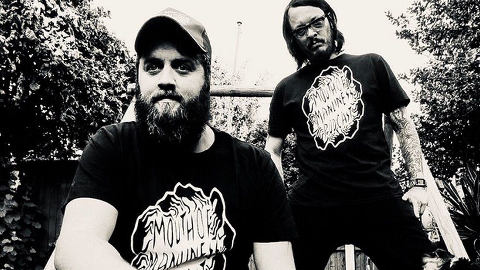 Dads' mental health podcast is 'mutual therapy' - BBC News