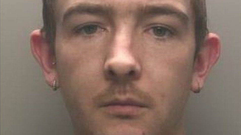 Call to publish reviews of serious reoffending by prisoners - BBC News