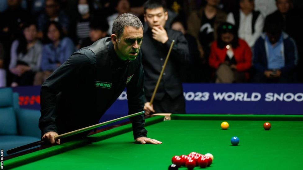 Ronnie O'Sullivan and Judd Trump into Wuhan Open fourth round - BBC Sport