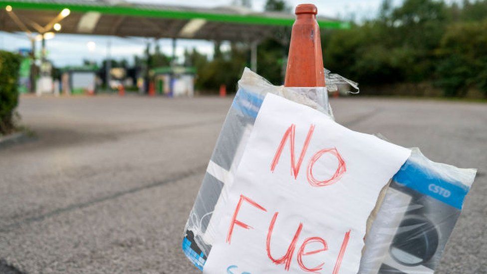 Petrol supply: Station queues easing, says forecourt boss - BBC News
