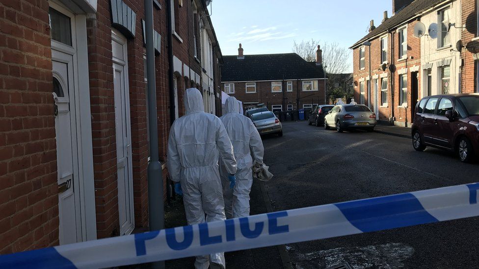 Ipswich stabbing: Two men and a woman arrested in murder probe - BBC News